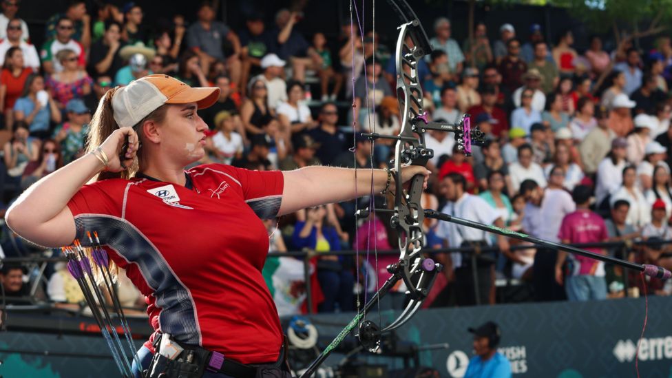 Ella Gibson wins European Archery Championships gold - BBC Sport