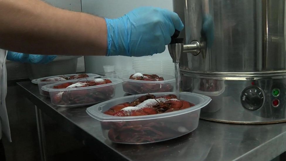 River Kennet: Eating crayfish 'won’t turn tide on invasive species ...