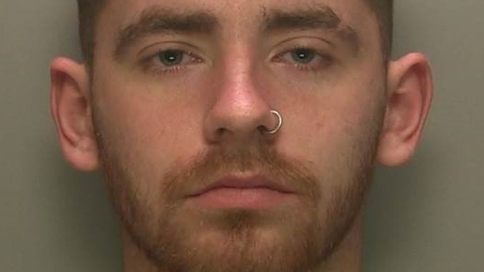 Farnham: Drunk driver jailed after woman lost leg in crash - BBC News