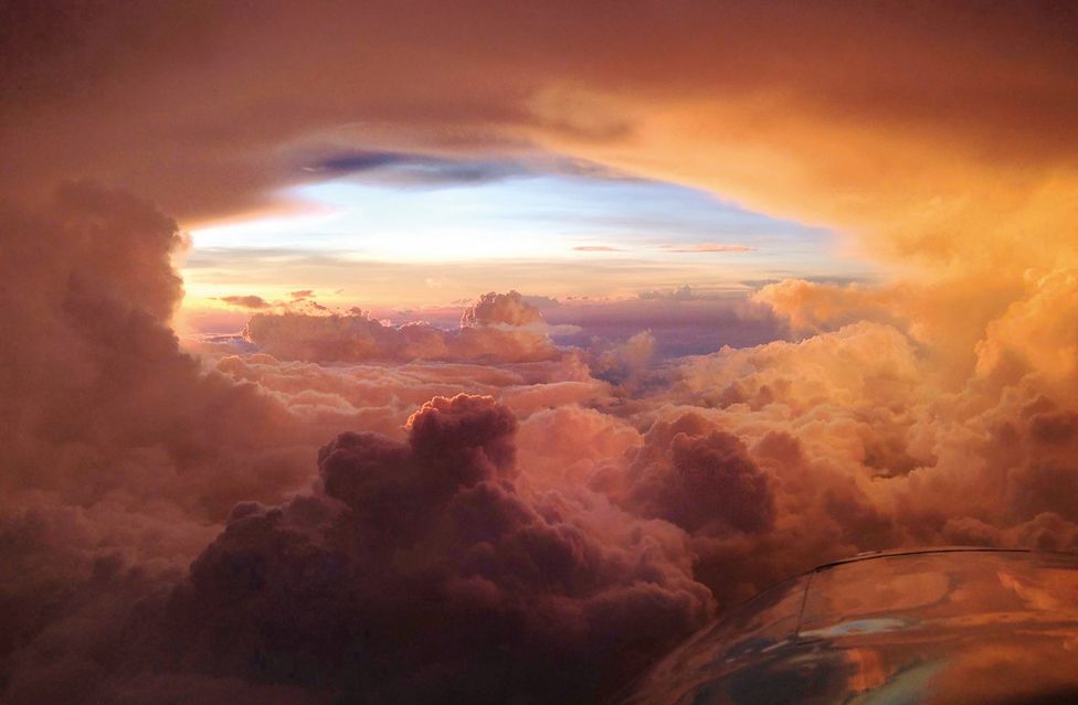Australian weather captured in dramatic photographs - BBC News