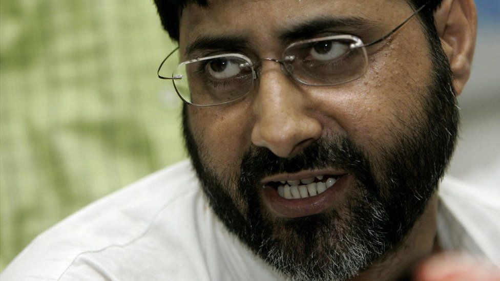 SAR Geelani: Former India professor held for sedition - BBC News