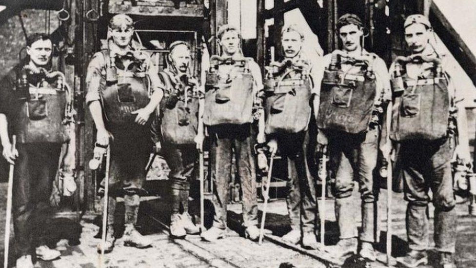 Minnie Pit: World War One mine disaster remembered - BBC News