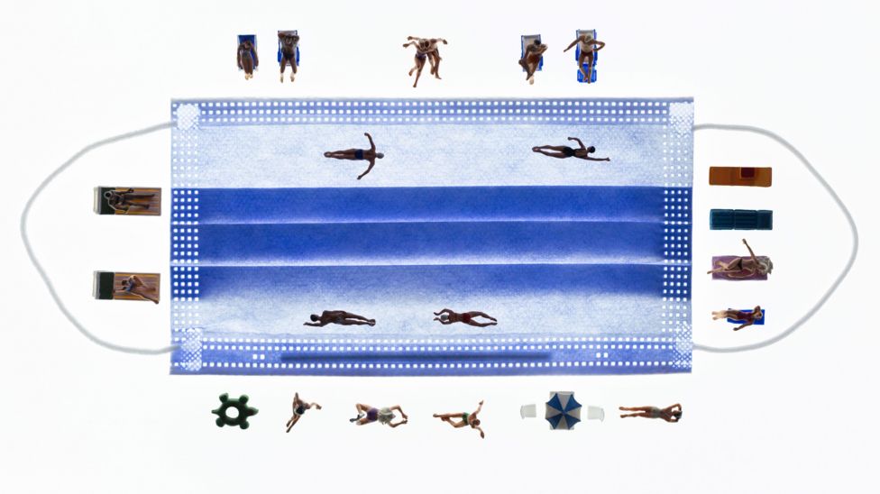 Scottish photographer David Gilliver's big award for small photo - BBC News