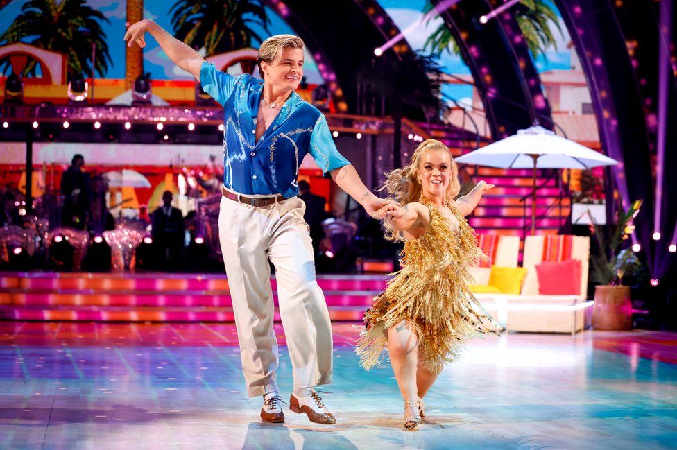 The family inspired by Ellie Simmonds on Strictly - BBC News