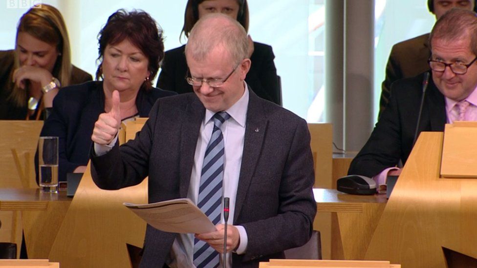 SNP MSP John Mason attacked over education tweets - BBC News