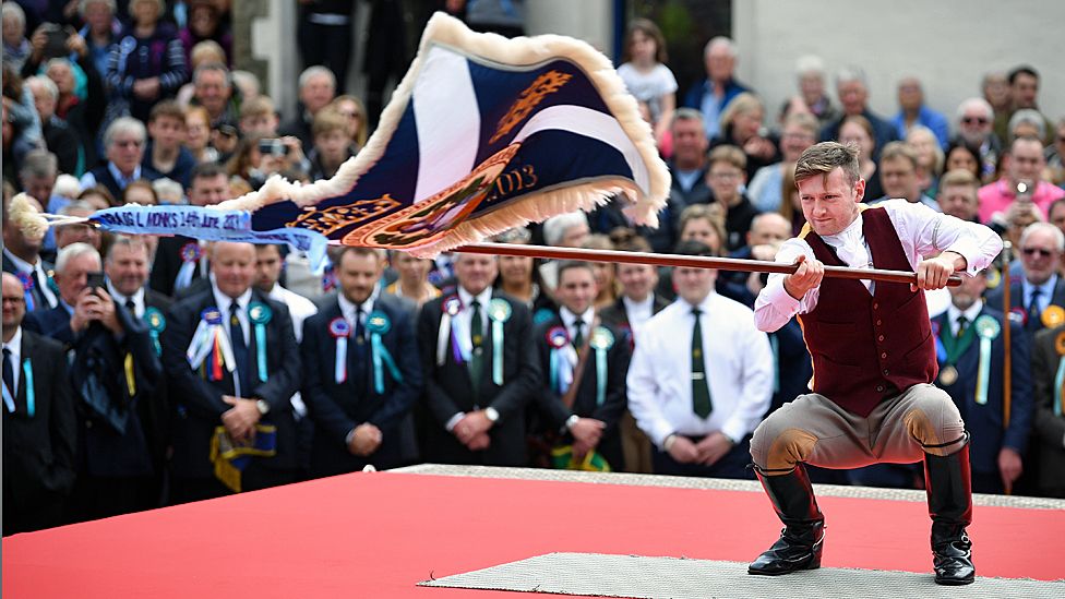 In pictures: Selkirk Common Riding - BBC News