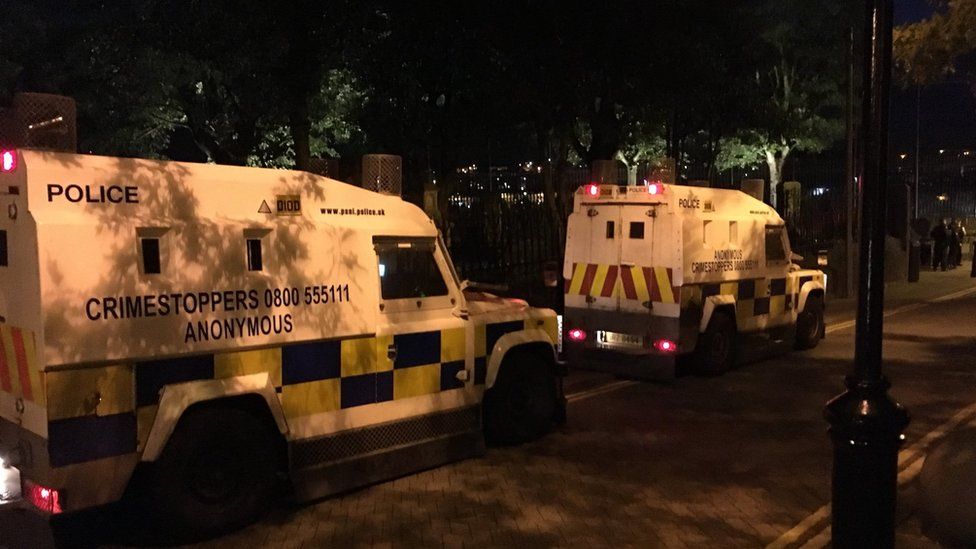 Londonderry: Petrol bombs thrown in third night of violence - BBC News