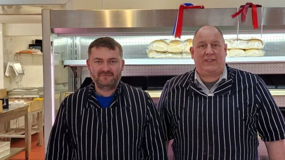 Longframlington butcher gives apprenticeship to Ukrainian - BBC News