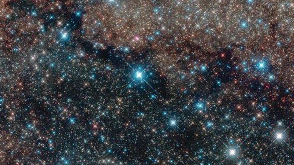 Hubble Space Telescope captures half a million stars - BBC Newsround