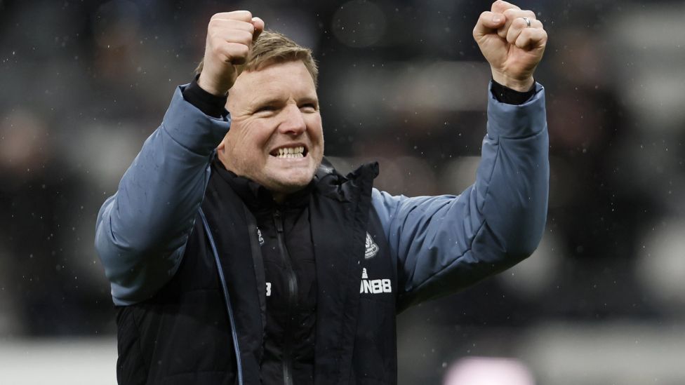 Expat NUFC fans book their flights for Wembley final - BBC News