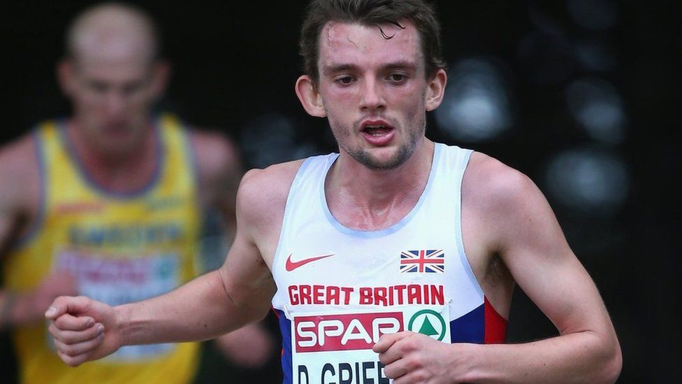 Wyna yn cadw'r rhedwr Dewi Griffiths yn brysur - BBC Cymru Fyw