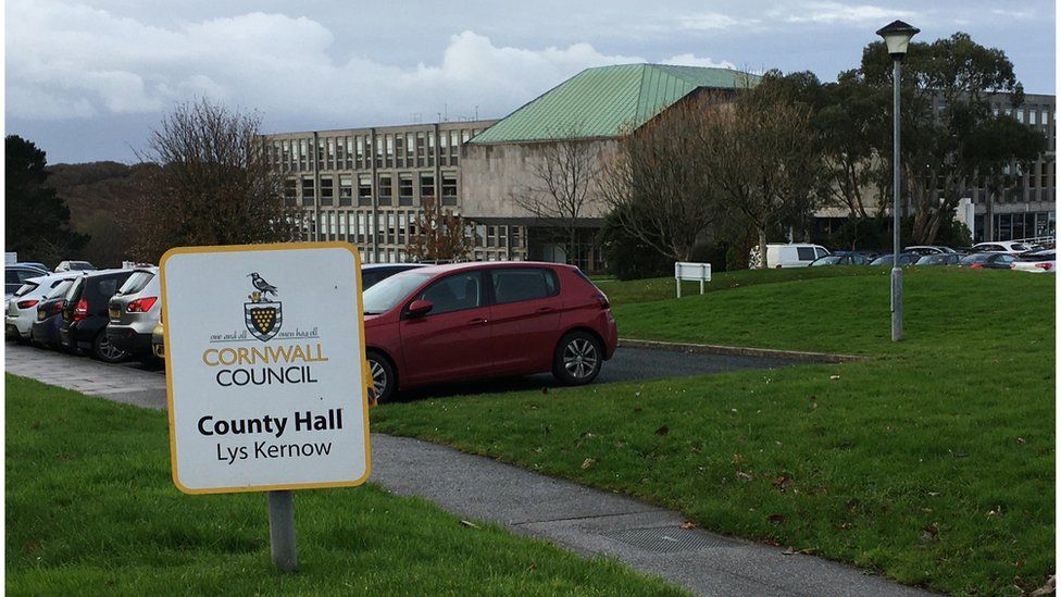 Cornwall Council: 'Hard choices' ahead on services - BBC News