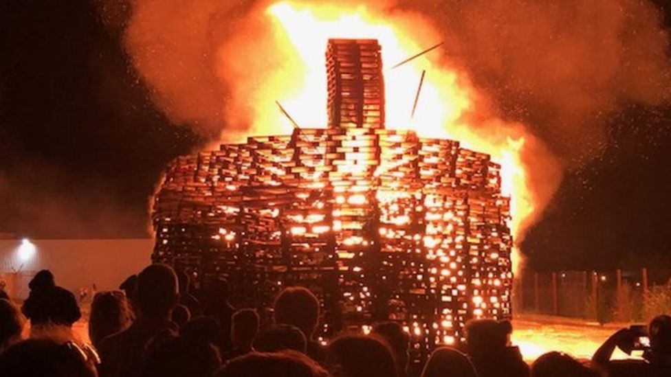 Sinn Féin: teddy bears' picnic rules 'must apply to bonfires' - BBC News