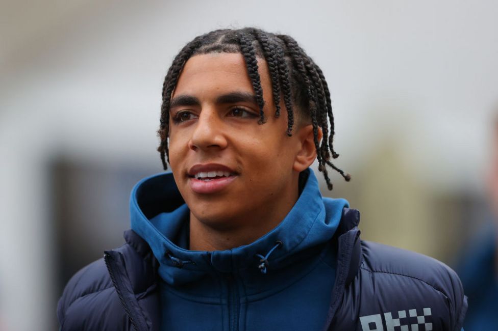 Man City: Rico Lewis keeping his feet on the ground - BBC Sport