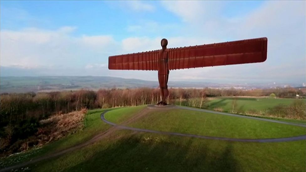 Angel of the North sculpture in Gateshead turns 25 - BBC News