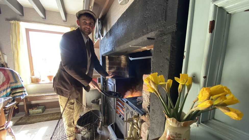 Weardale farmhouse moved and recreated at Beamish museum - BBC News