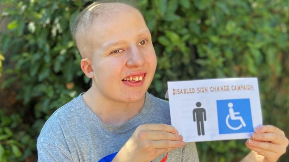 Gloucestershire man's disability campaign hits the high street - BBC News