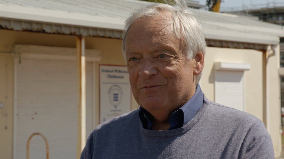 Tributes paid to Hugh Raymond, respected former deputy - BBC News