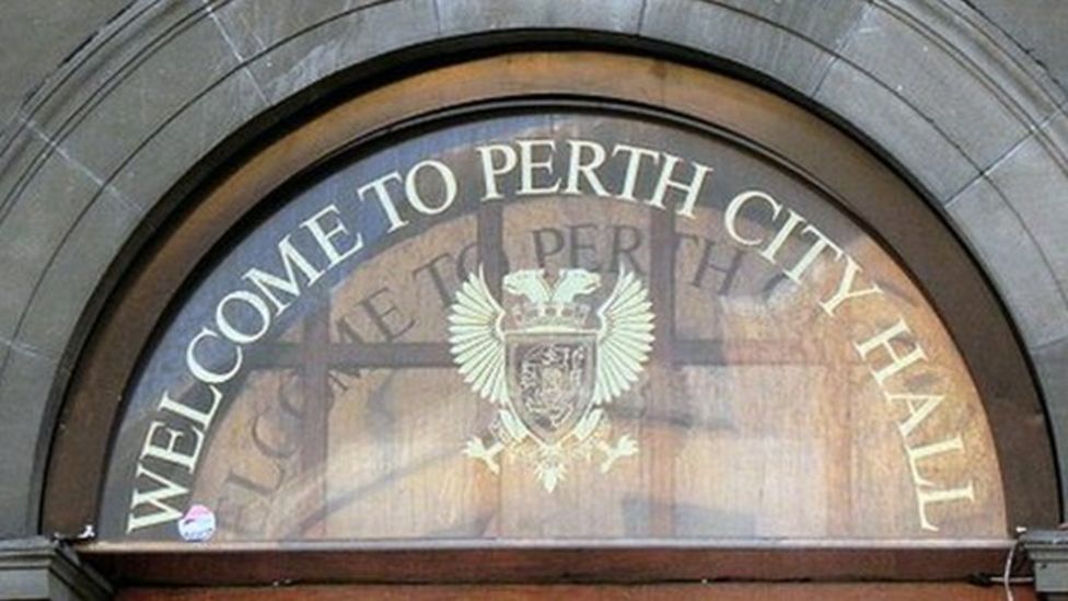 Perth City Hall food market plan approved by council - BBC News