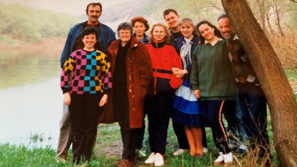 'Rwy'n poeni'n fawr am fy ffrind yn Wcráin' - BBC Cymru Fyw