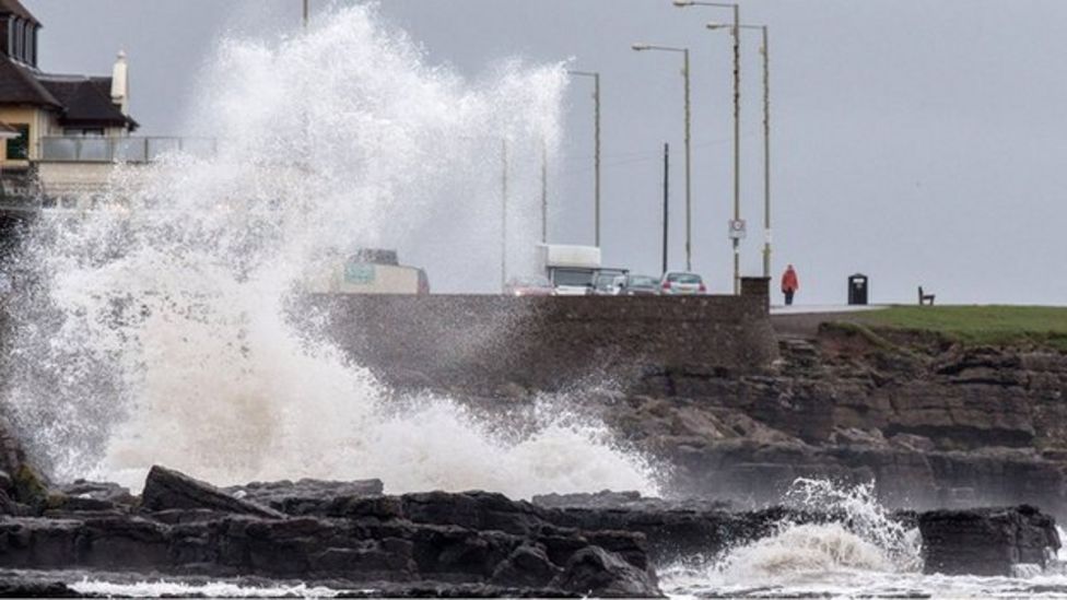 Storm Barney leaves thousands without power - BBC Newsround