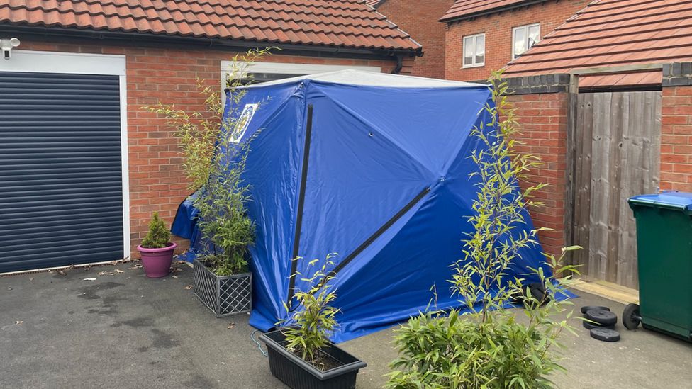 Coventry: Four arrested on suspicion of terrorism offences - BBC News