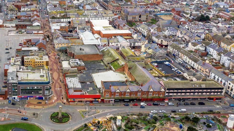 City high street investment 'won't trickle out' to towns - BBC News