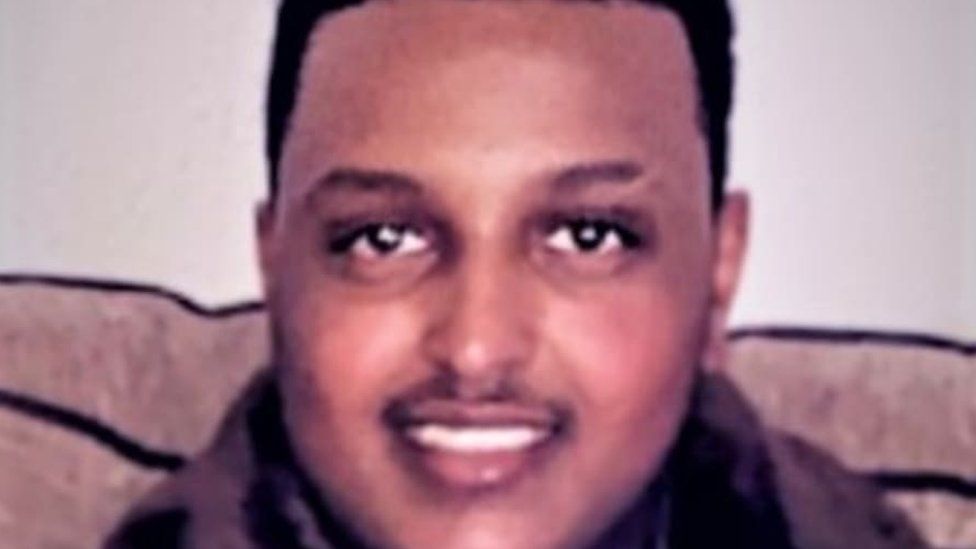 Two found guilty of killing that sparked gang feud - BBC News