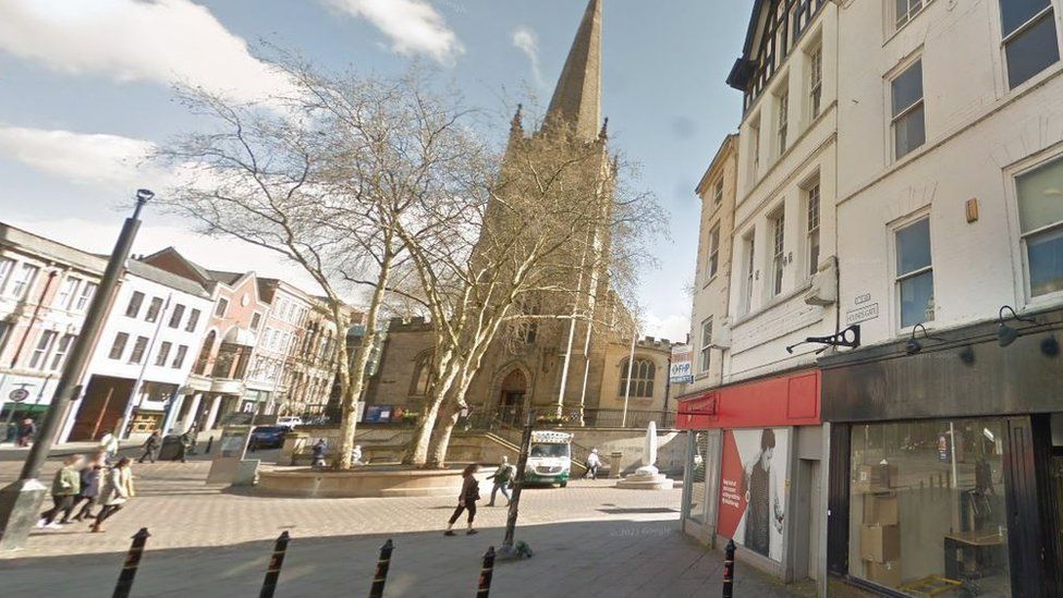 Three men stabbed in Nottingham altercation - BBC News