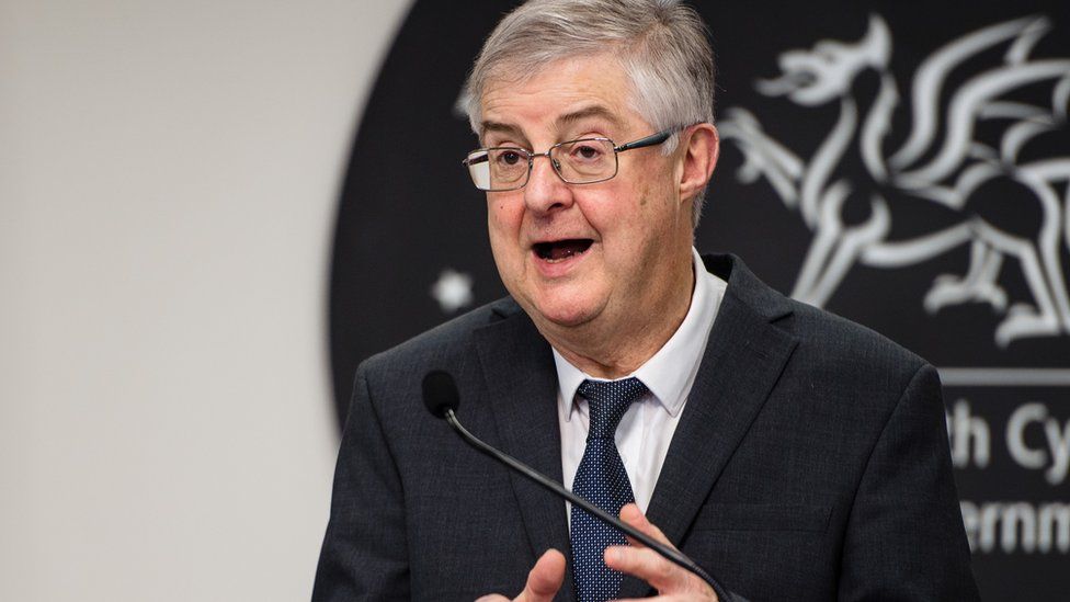 Mark Drakeford defends 20mph law before stepping down - BBC News