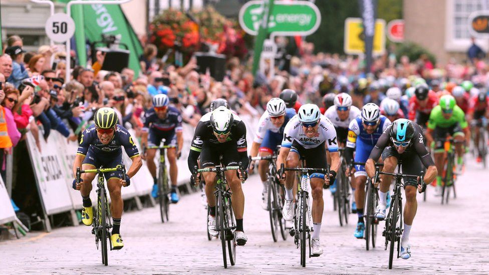 Glasgow to Dumfries and Galloway stage starts Tour of Britain - BBC News