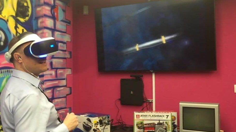 Music and virtual games hub 'to broaden' Ammanford Library - BBC News