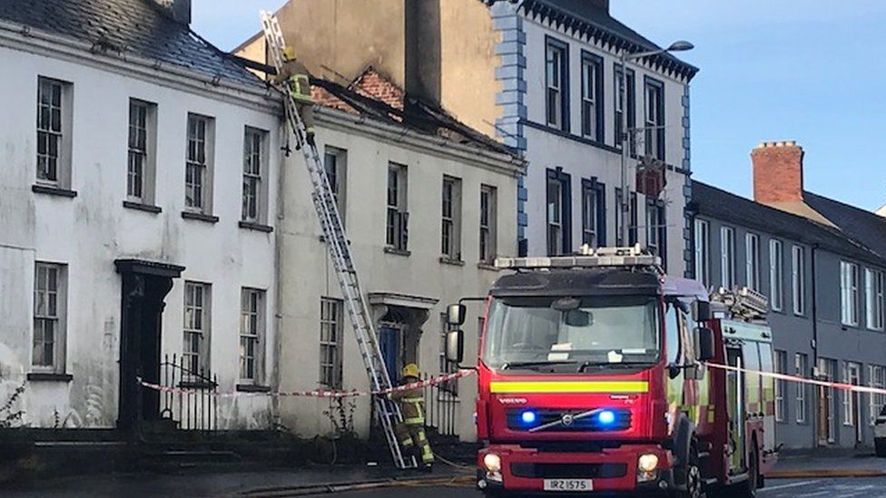 Lurgan fire 'started deliberately' - BBC News