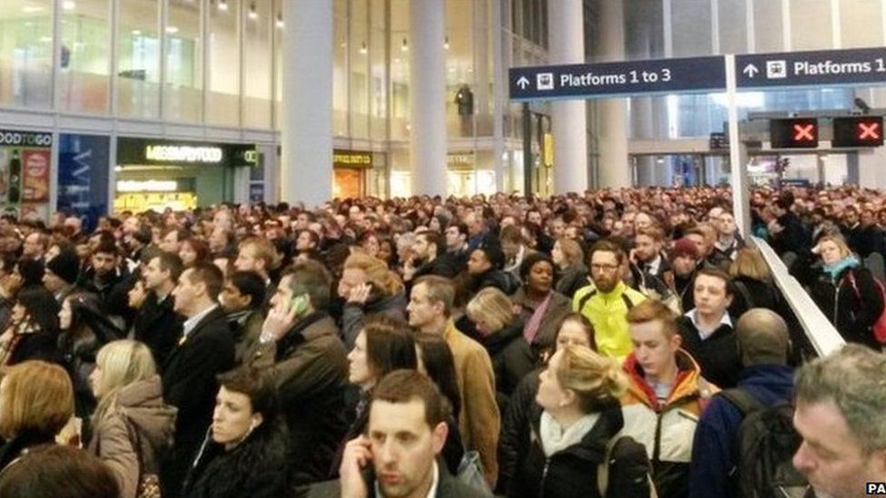 London Bridge upgrade offers relief for rail passengers - BBC News