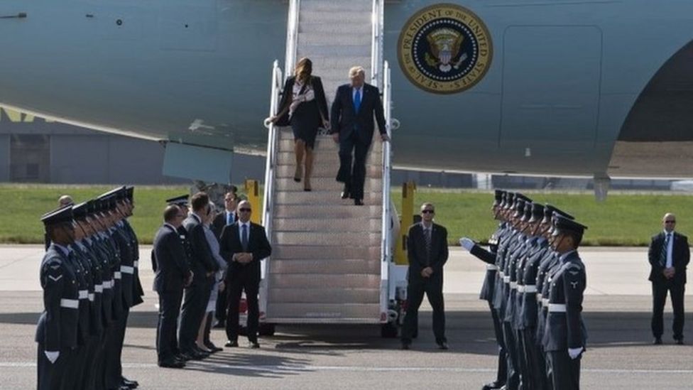 Trump unveils new Air Force One design plans - BBC News
