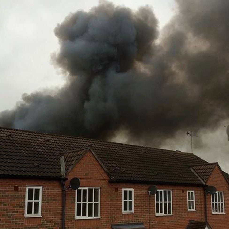 Kidderminster fire: Crews tackle 'large' blaze at industrial unit - BBC ...