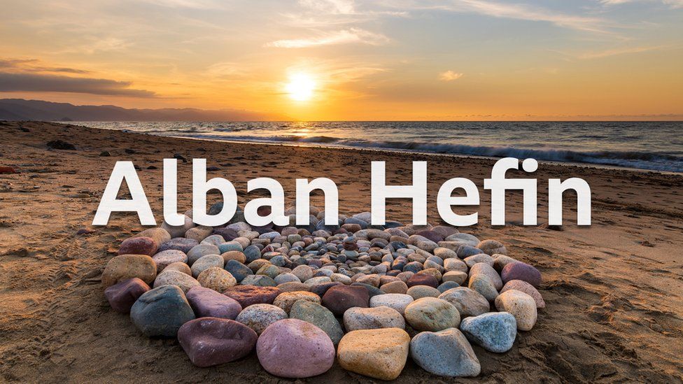 Pump o eiriau ac ymadroddion yr haf - BBC Cymru Fyw