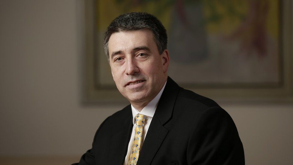 Santander boss named in RBS scandal - BBC News