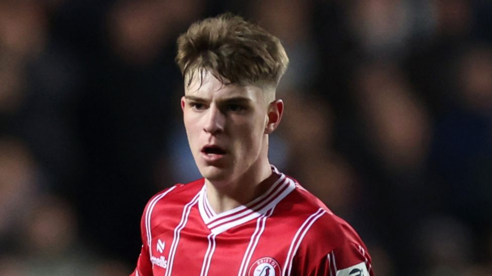 Bristol City: Former striker Chris Garland dies age 74 - BBC News