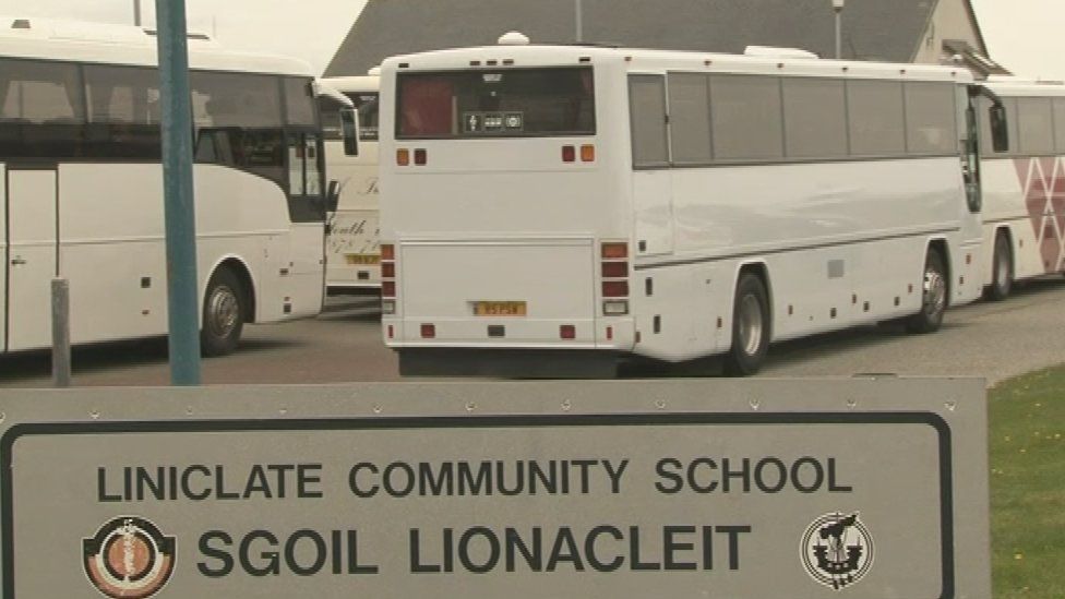 Àrd-sgoil Uibhist dùinte gu às dèidh nan làithean-saora - Naidheachdan ...