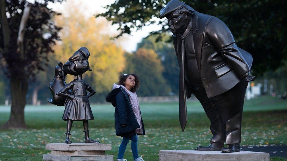 Sir Quentin Blake reimagines Matilda 30 years on - BBC News