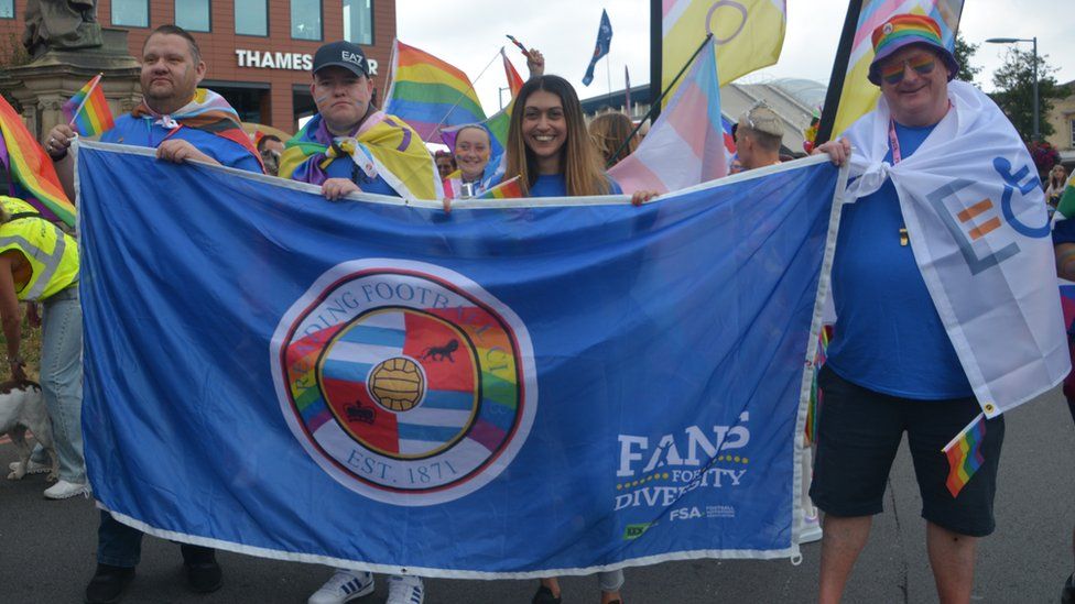 Reading Pride: Thousands attend this year's parade and festival - BBC News