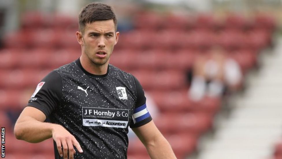 Barrow: Captain Niall Canavan signs new two-year deal - BBC Sport