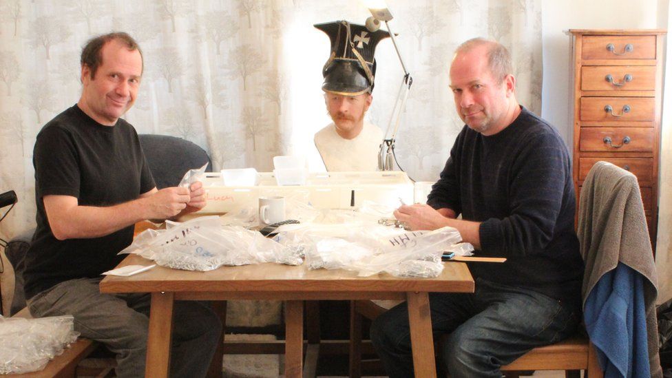 Agincourt battle recreated as model by Nottingham brothers - BBC News