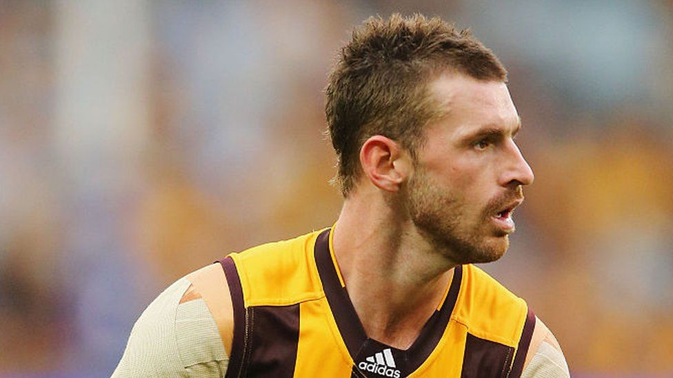 Can you fight back against an intruder? - BBC News