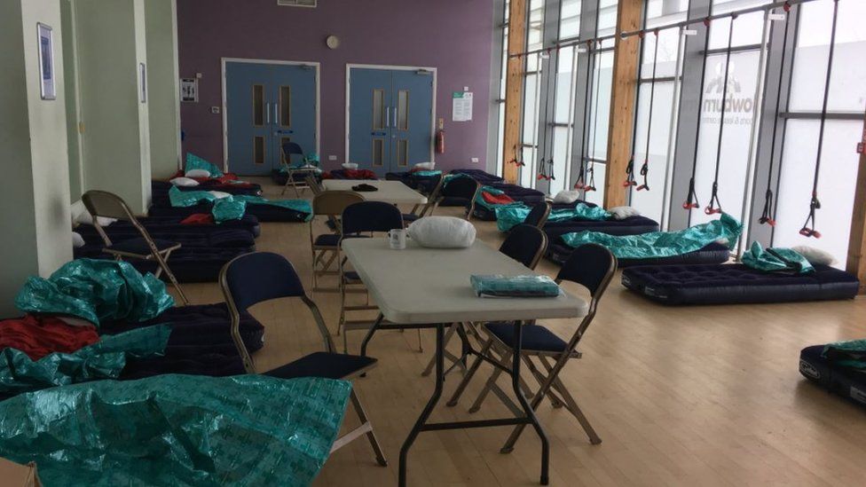 Rest centres for Northumberland A1 stranded drivers - BBC News