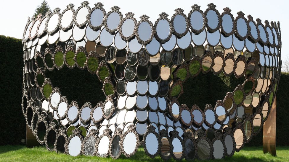 Yorkshire Sculpture Park: Antony Gormley's One and Other returns - BBC News