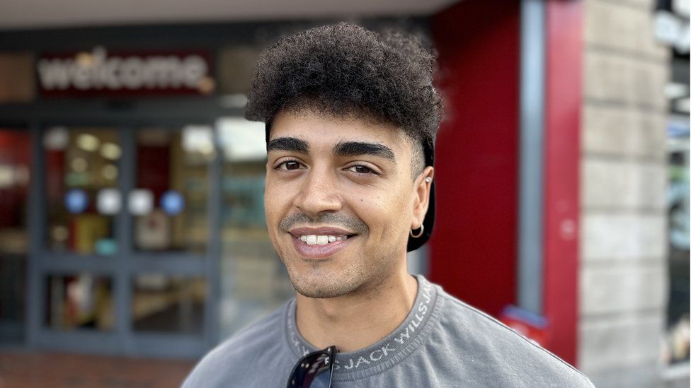 Wilko: Shoppers give their view on the troubled store chain - BBC News