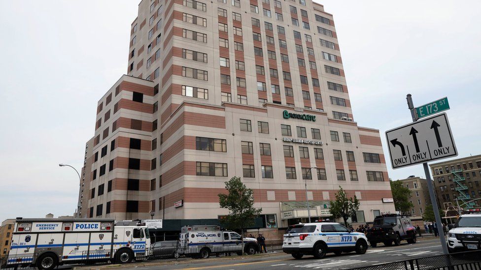 Bronx hospital: Ex-employee gunman 'quit after accusation' - BBC News
