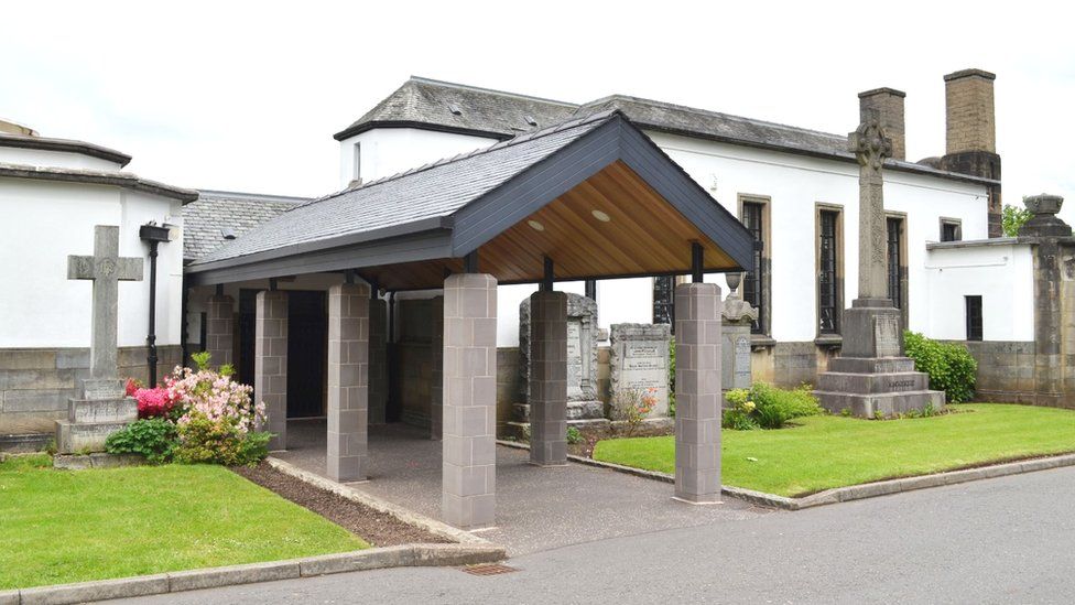 Funeral director Fosters buys Paisley crematorium - BBC News